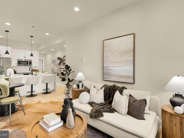 422 Warner St NW, Washington, DC 20001 | MLS #DCDC2247 | Compass