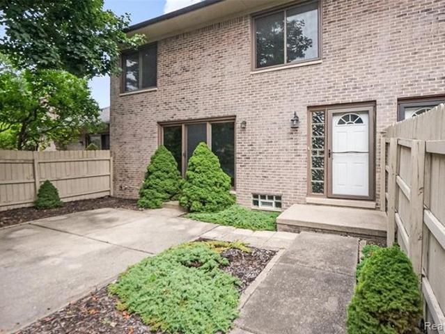 42345 E Leo St Unit 242, Clinton Township, MI 48038