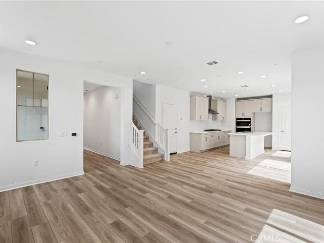4234 East Flutter Privado