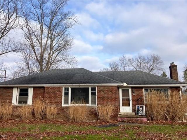 4234 Lake Rd, Youngstown, OH 44511