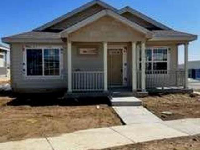 4234 Primrose Ln, Evans, CO 80620