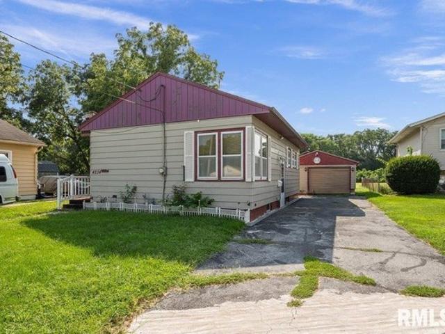 4234 9th St, Rock Island, IL 61201