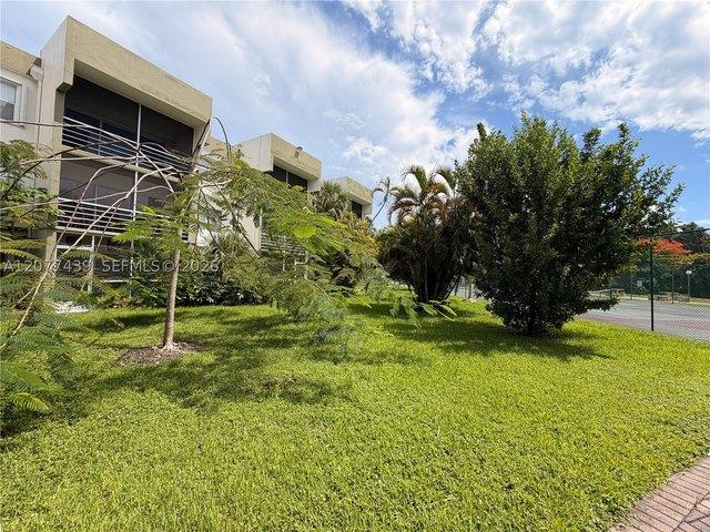4235 N University Dr Apt 103, Sunrise, FL 33351