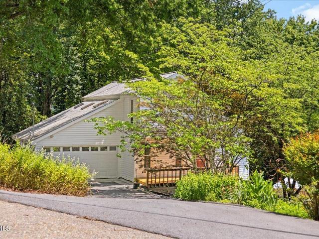 4235 Skyland Lane