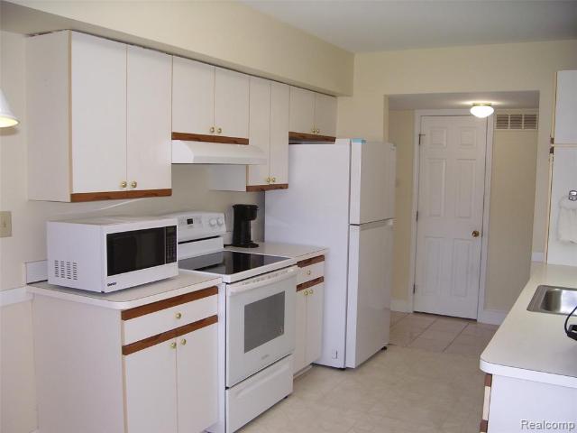 42364 Lochmoor Street # 6