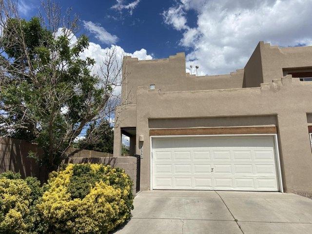 4236 Red Sun Dr NE, Albuquerque, NM 87110