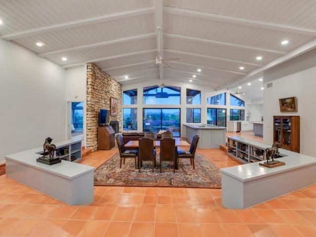4236 Valle Del Sol