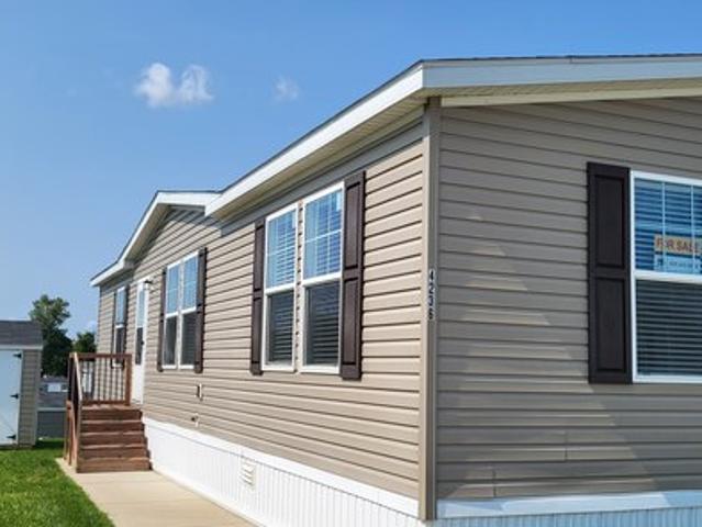 4236 Wellington, Jackson, MI 49201