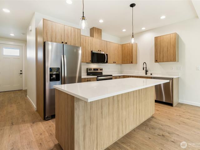 4237 Melrose Lane