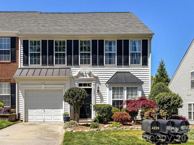 4237 Piccadilly Ln, Fort Mill, SC 29707 | MLS #4369 | Compass