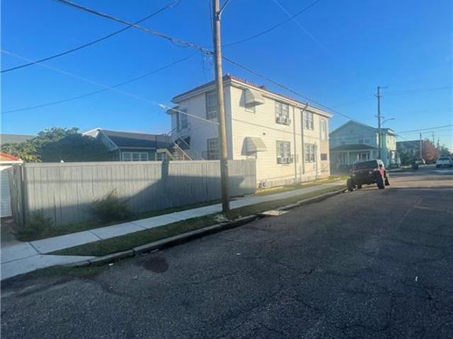 4237 S Prieur Street