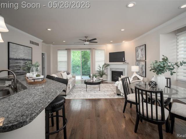 42384 Gateway Dr