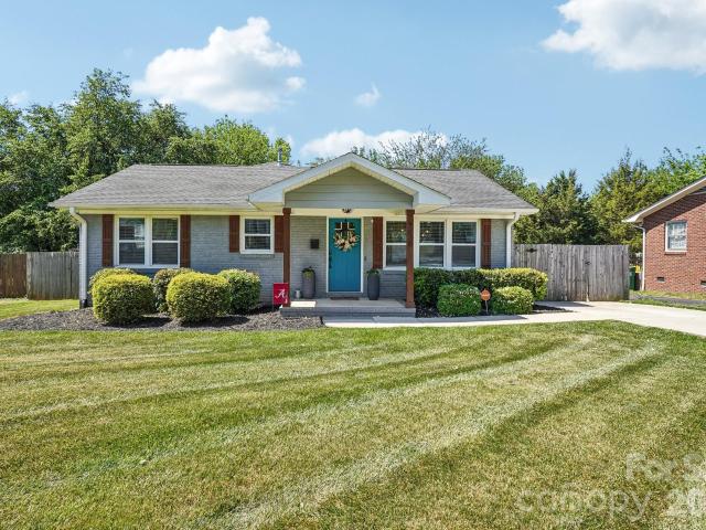 4238 Donnybrook Pl, Charlotte, NC 28205 | MLS #4370 | Compass