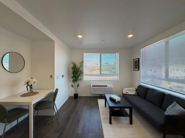 4238 S. Western Ave. 1 Bedroom Apartment for Rent at 4238 S Western Ave, Los Angeles, CA 90062 Congress Central