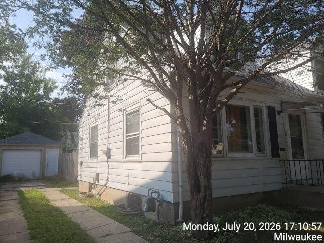 4239 N 38th St