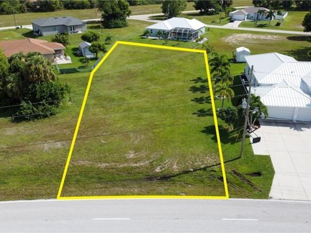4239 E Gator Cir, Cape Coral, FL 33909