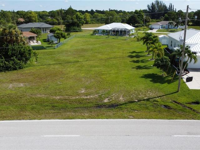 4239 E Gator Cir, Cape Coral, FL 33909 | MLS #2026005 | Compass
