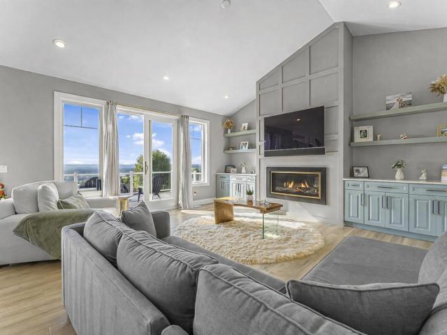 4239 Eagles View