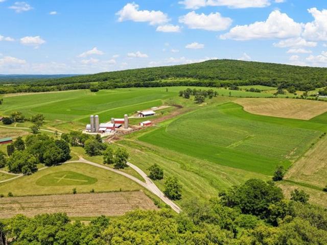 4239 Reeson Rd, Barneveld, WI 53507