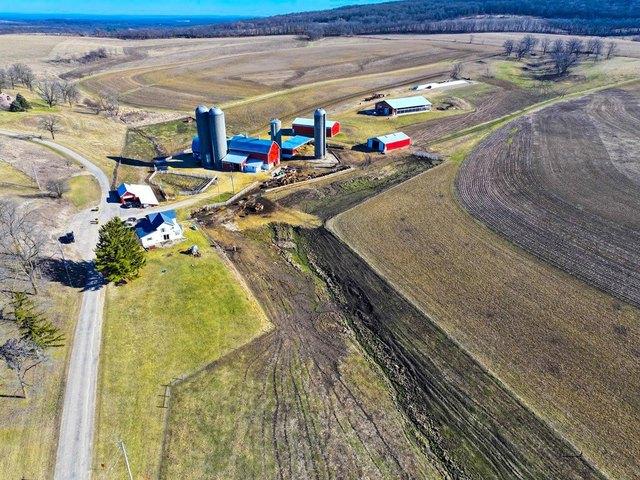 4239 Reeson Rd, Barneveld, WI 53507
