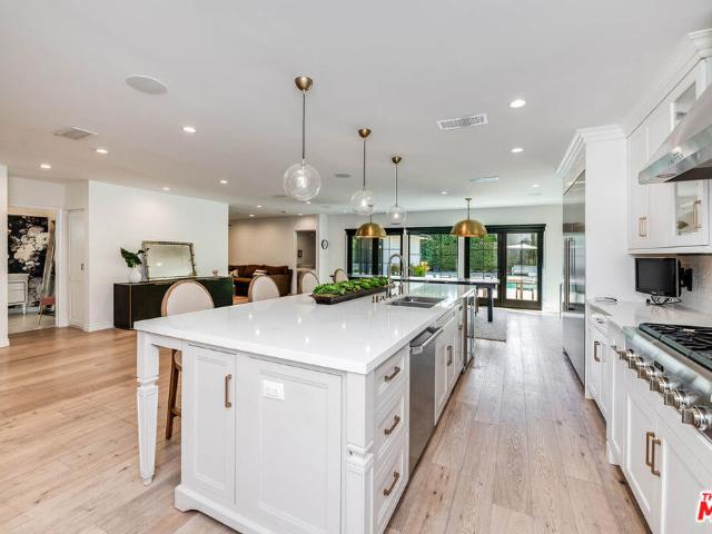 4239 W Mcfarlane Avenue