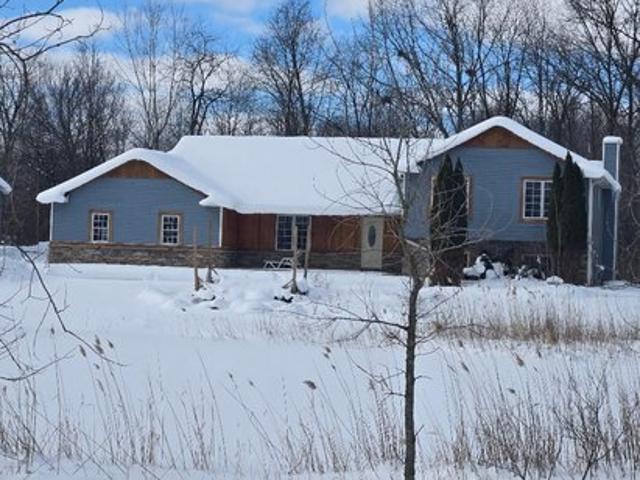 4230 Fenwick Dr, Dorr, MI 49323