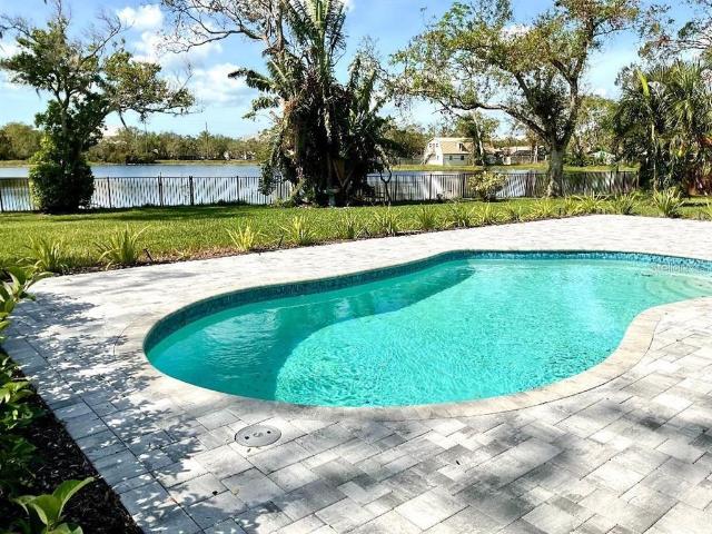 4230 Shady Oaks Ct, Sarasota, FL 34233 | MLS #A4685