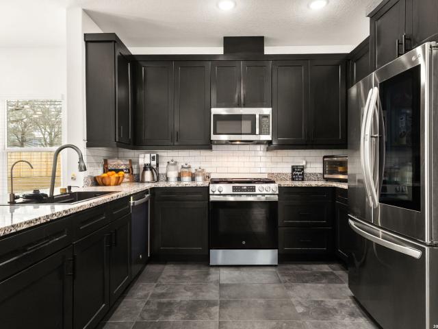 4230 Waterwood Pass Dr, Elmendorf, TX 78112 | MLS #1943