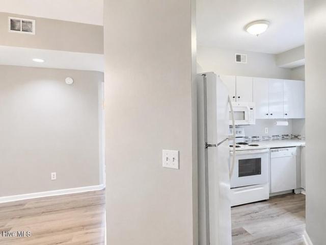 4230 Wilshire Blvd Apt 306D, Wilmington, NC 28403