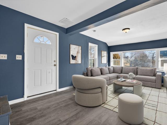 42319 N Woodbine Avenue