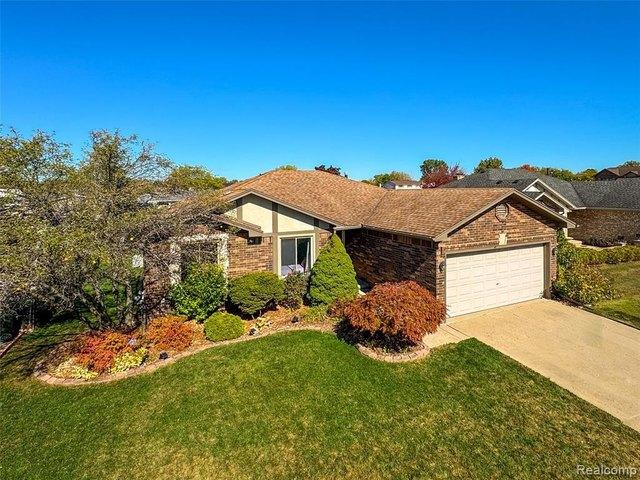 4231 Chris Dr, Sterling Heights, MI 48310