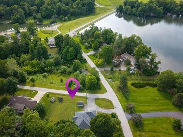 4231 E Lakeview Dr, Martinsville, IN 46151