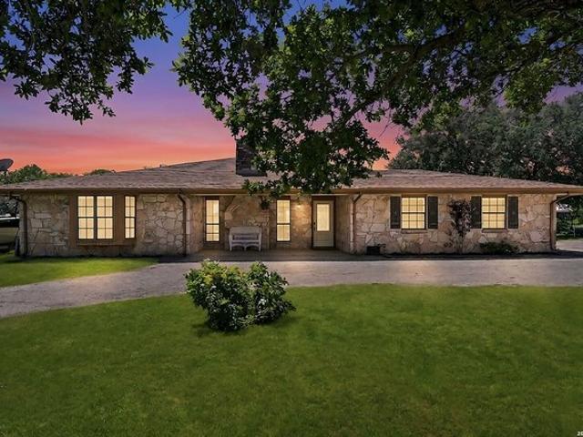 4231 Stuart Rd, Adkins, TX 78101