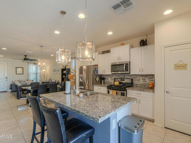 42320 w morning glory way