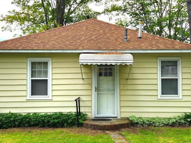 4232 Long Point Dr, Mullett Lake, MI 49761