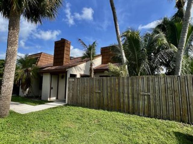 4232 Palm Bay Cir Apt D, West Palm Beach, FL 33406