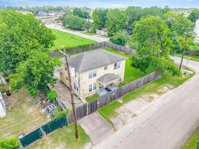 4233 Dupont St, Houston, TX 77021