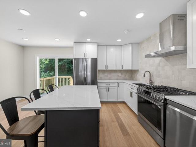 4233 Hoffman Dr, Woodbridge, VA 22193