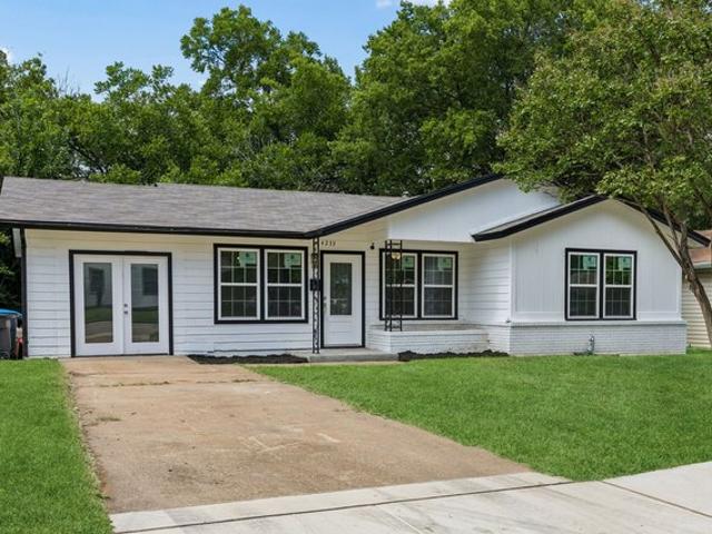 4233 Quails Ln, Fort Worth, TX 76119