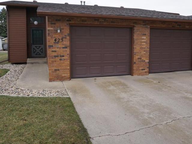 423 7th Ave NE, Watertown, SD 57201