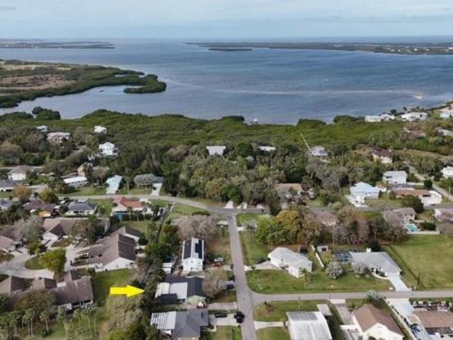 423 41st St W, Palmetto, FL 34221