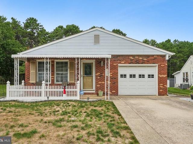 423 Costa Mesa Dr, Toms River, NJ 08757