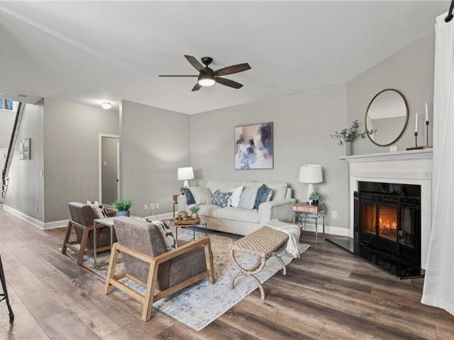 423 Crestmont Lane
