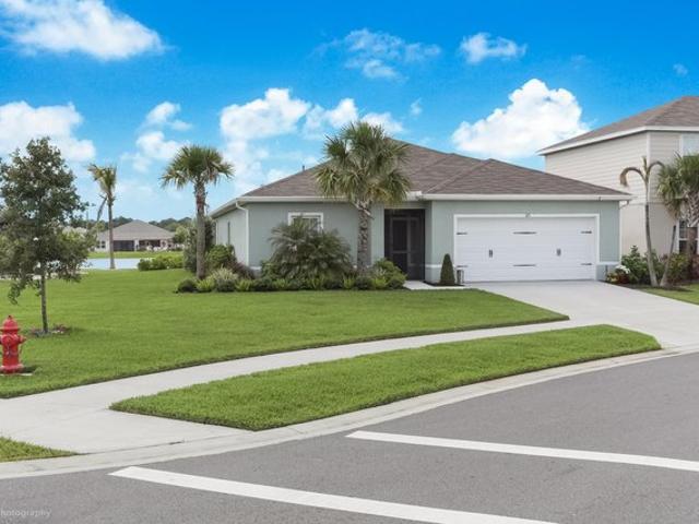 423 Acai Ln, Fort Pierce, FL 34981