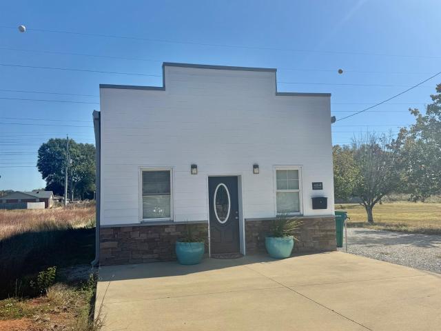 423 B Cox Blvd