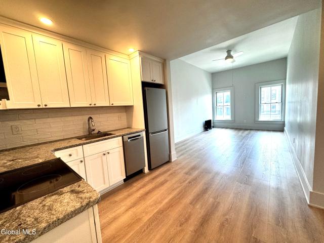 423 Broadway 44 #