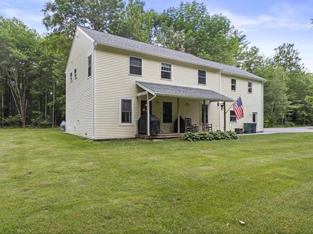 423 Gorden Rd, Readfield, ME 04355