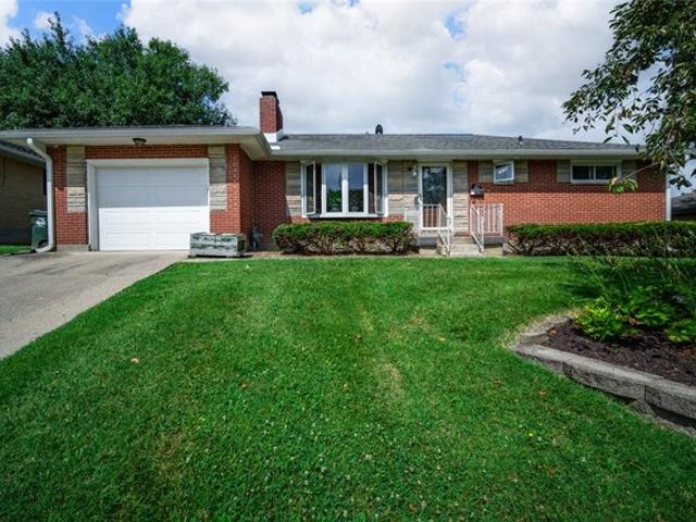 423 Genetta Dr, Miamisburg, OH 45342