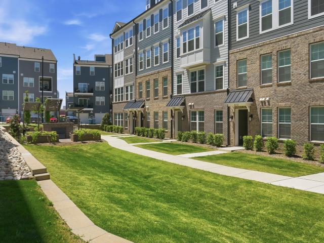 423 Grove Overlook Lane 100