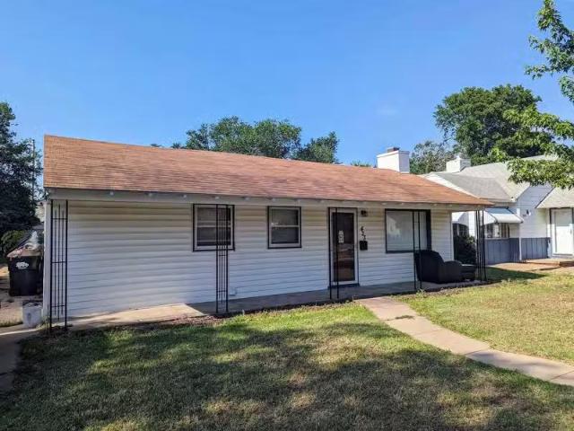 423 E 15th Ave, Hutchinson, KS 67501 647754748